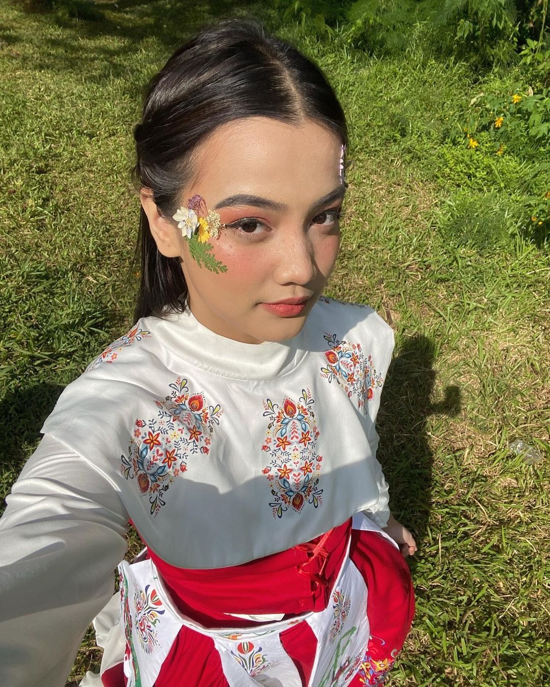 Potret Aruman, Penyanyi Pop yang Sabet Penghargaan Pendatang Baru di AMI Awards 2023 - Beauty ...