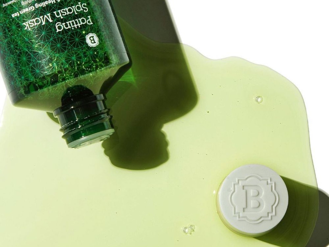 Bekerja Redakan Jerawat, Berikut Deretan Skin Care dengan Warna Hijau ...