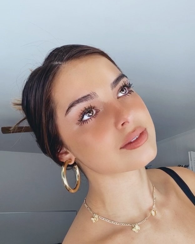 Inspirasi Riasan Wajah ala Addison Rae, Beauty Influencer Sekaligus ...