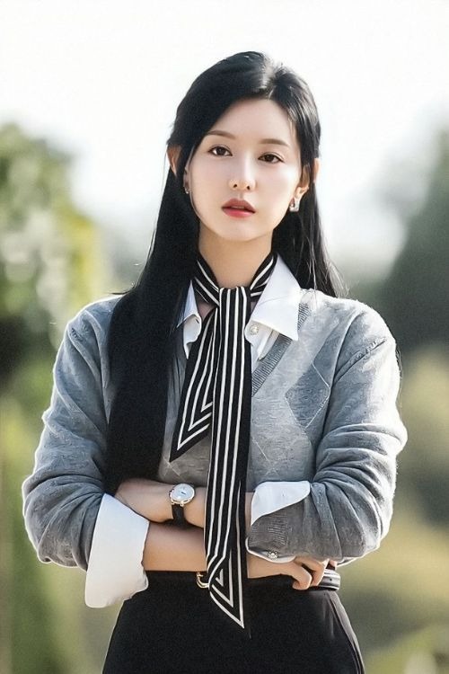 Menarik untuk Disontek, ini 10 Inspirasi Outfit Hong Hae-in di Drama ...