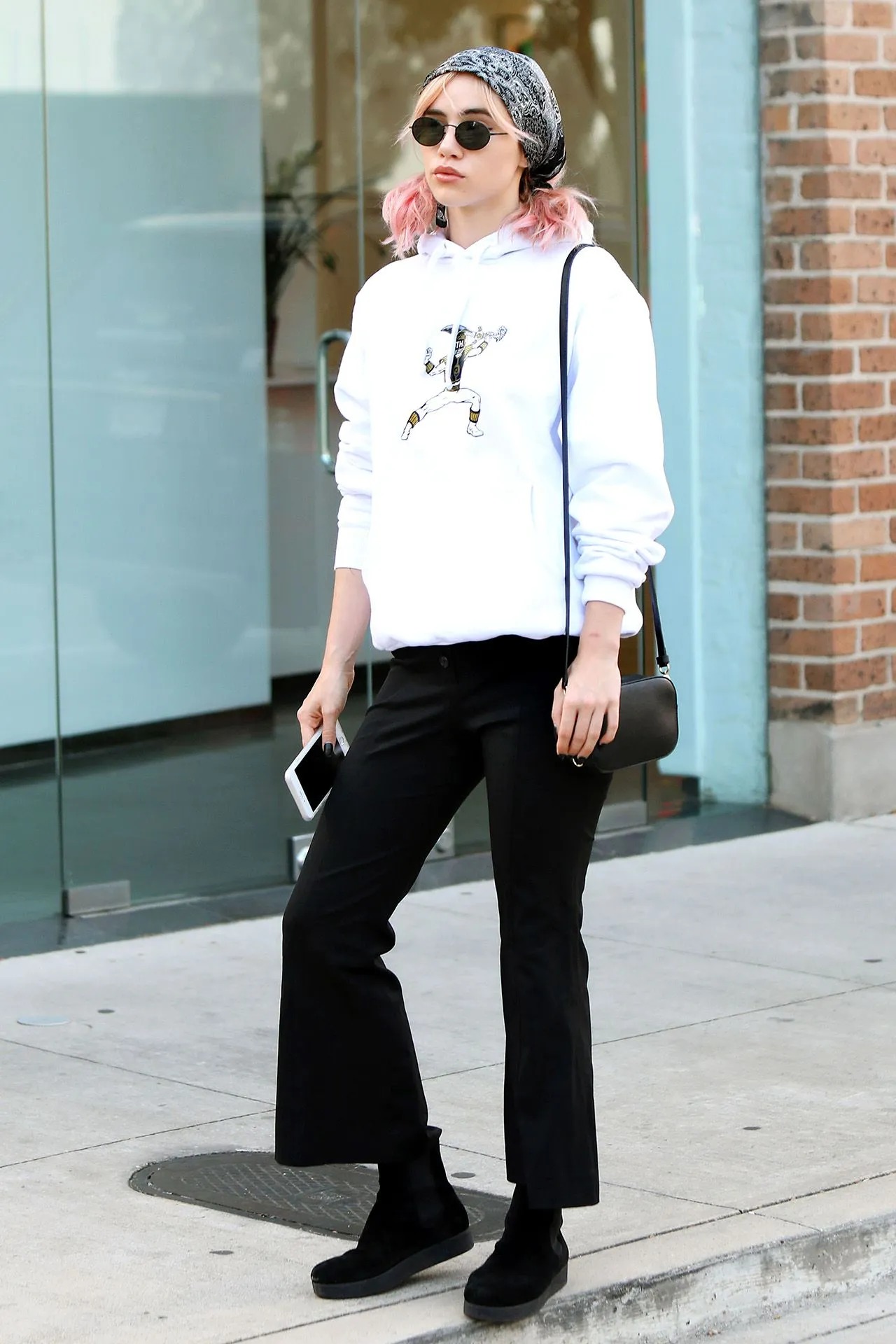 Effortlessly Stylish! Ini 12 Outfit Suki Waterhouse, dari Gaya Kasual ...
