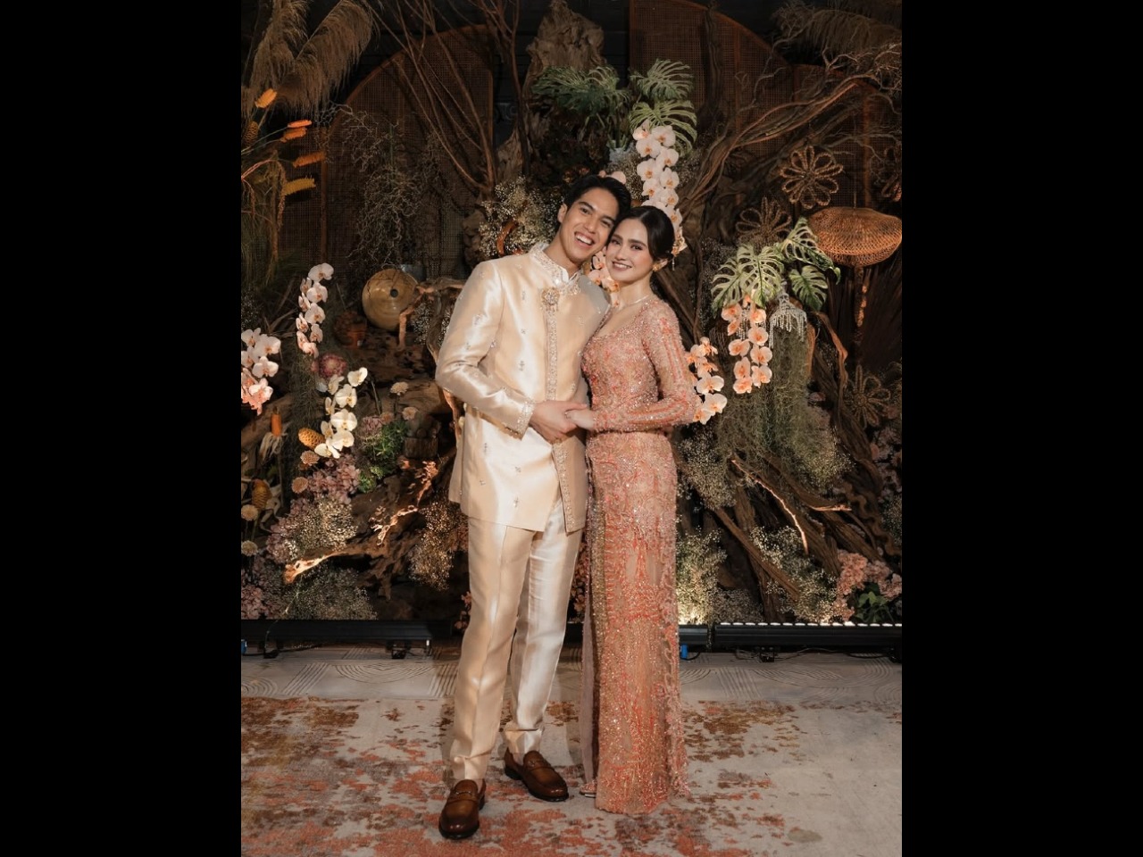 Potret Lamaran El Rumi dan Syifa Hadju yang Romantis dalam Nuansa ...