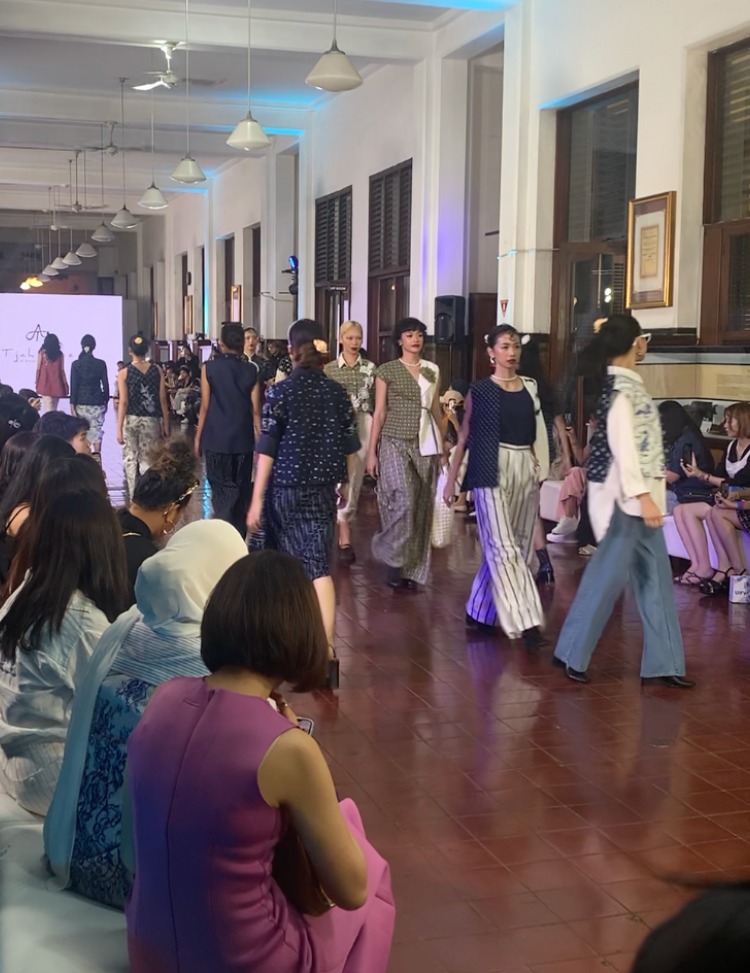 Gandeng Brand Lokal, UI Fashion Week 2024 Gaungkan Keberlanjutan di ...