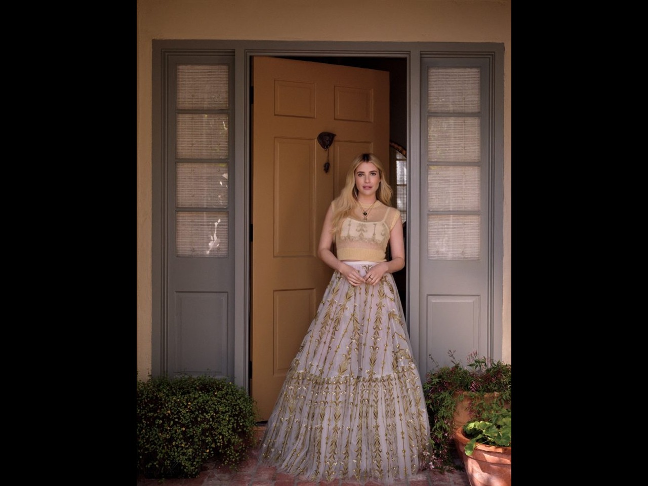 Penampilan Rumah Emma Roberts Seharga Rp54 Miliar di Los Angeles ...