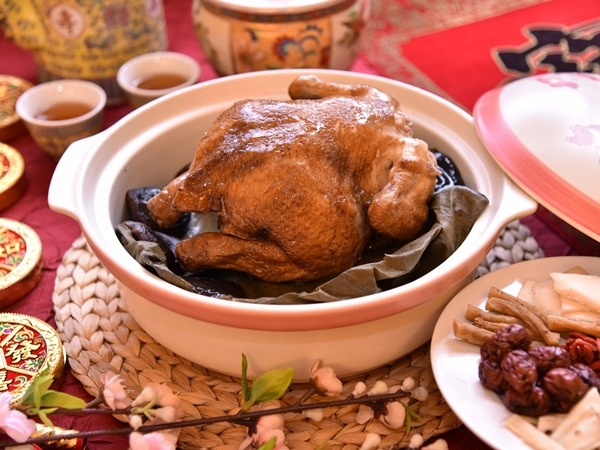 Tak Hanya Kue Keranjang, Ini 7 Makanan Khas Imlek yang Dipercaya ...