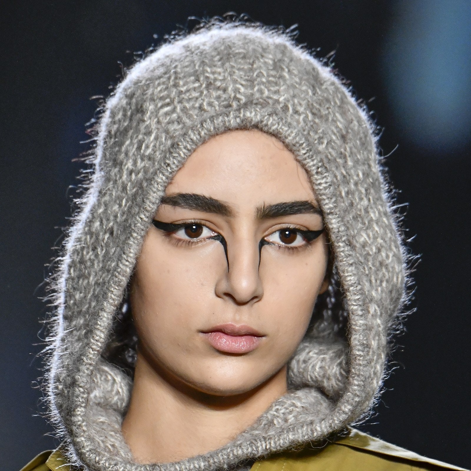 Inspirasi Riasan Mata Para Model di Ajang New York Fashion Week Fall ...