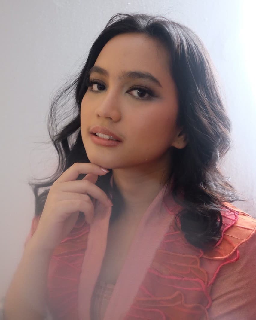 Mudah Ditiru, Ini 5 Gaya Makeup Rachel Amanda yang Gemar Berkreasi ...