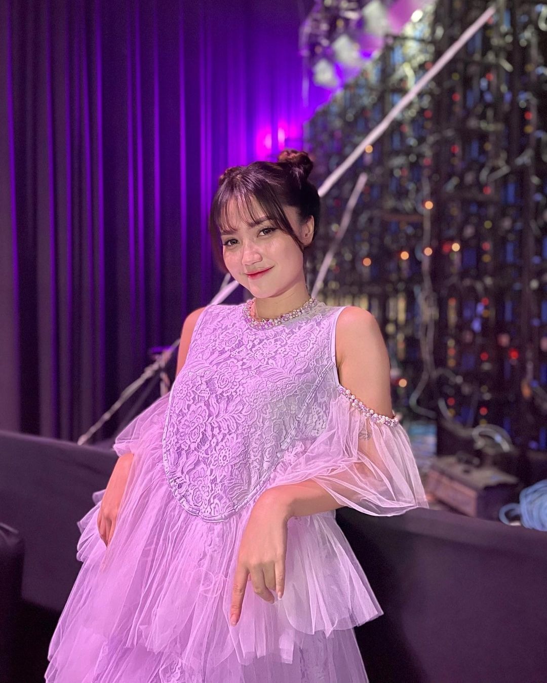 5 Pesona Kecantikan Maria Eka, Penyanyi Pendatang Baru yang Punya Gaya ...