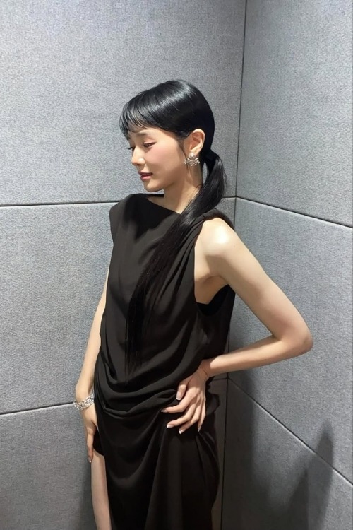 8 Inspirasi Hair Style Aktris Korea Park Gyu-young, Gaya Bob hingga ...