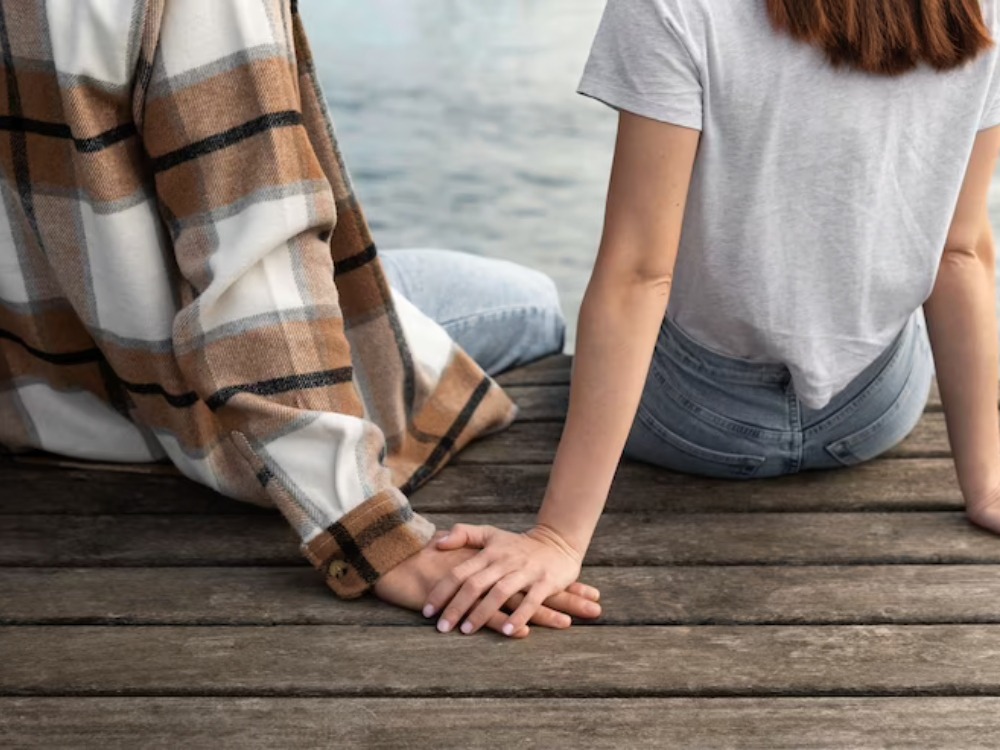 Love Language 101: Tak Selalu Sensual, Ini Serba-serbi Physical Touch ...