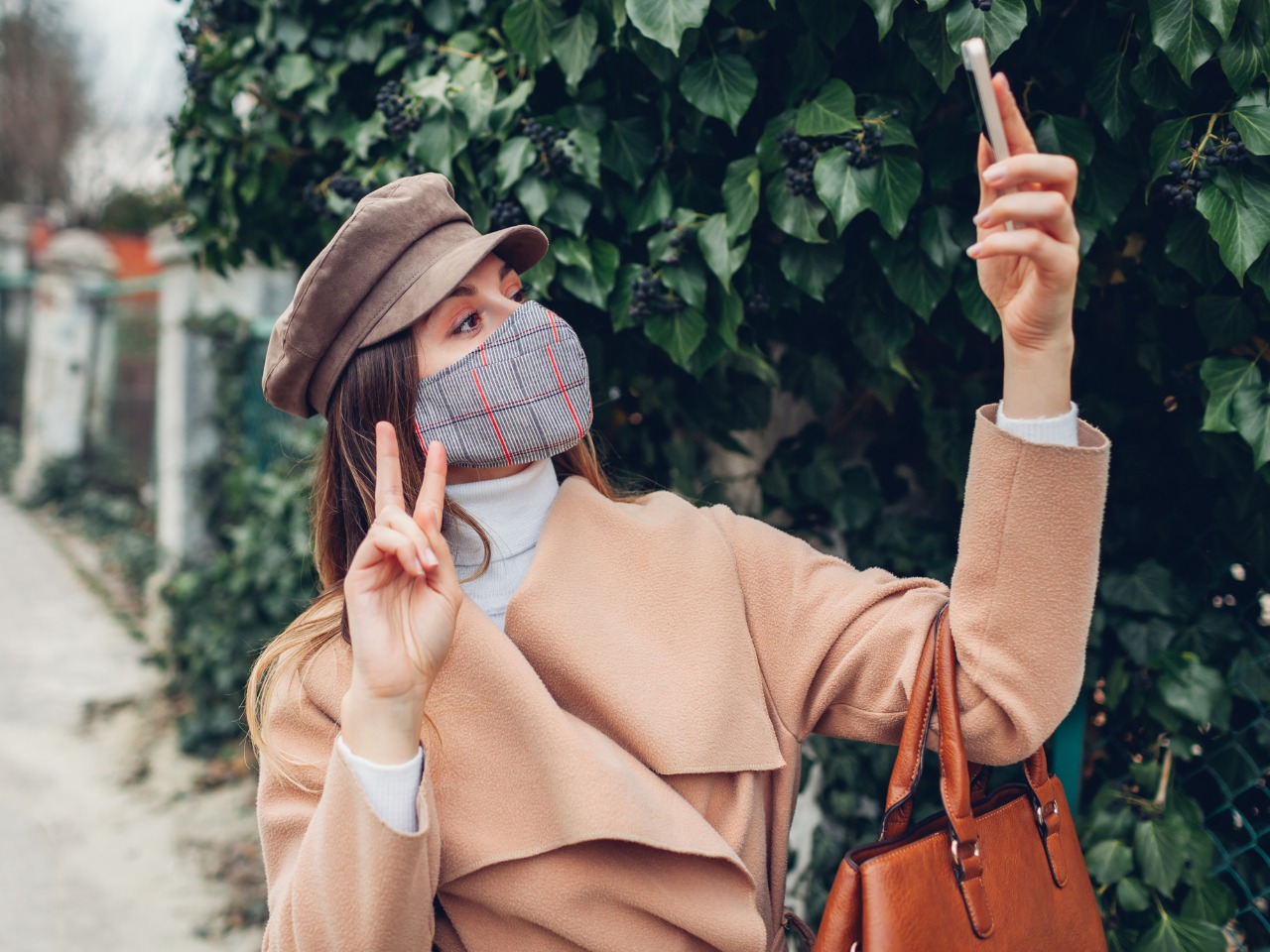 Tampil Stylish di Era New Normal dengan 5 Fashion Item Berikut - Beauty ...