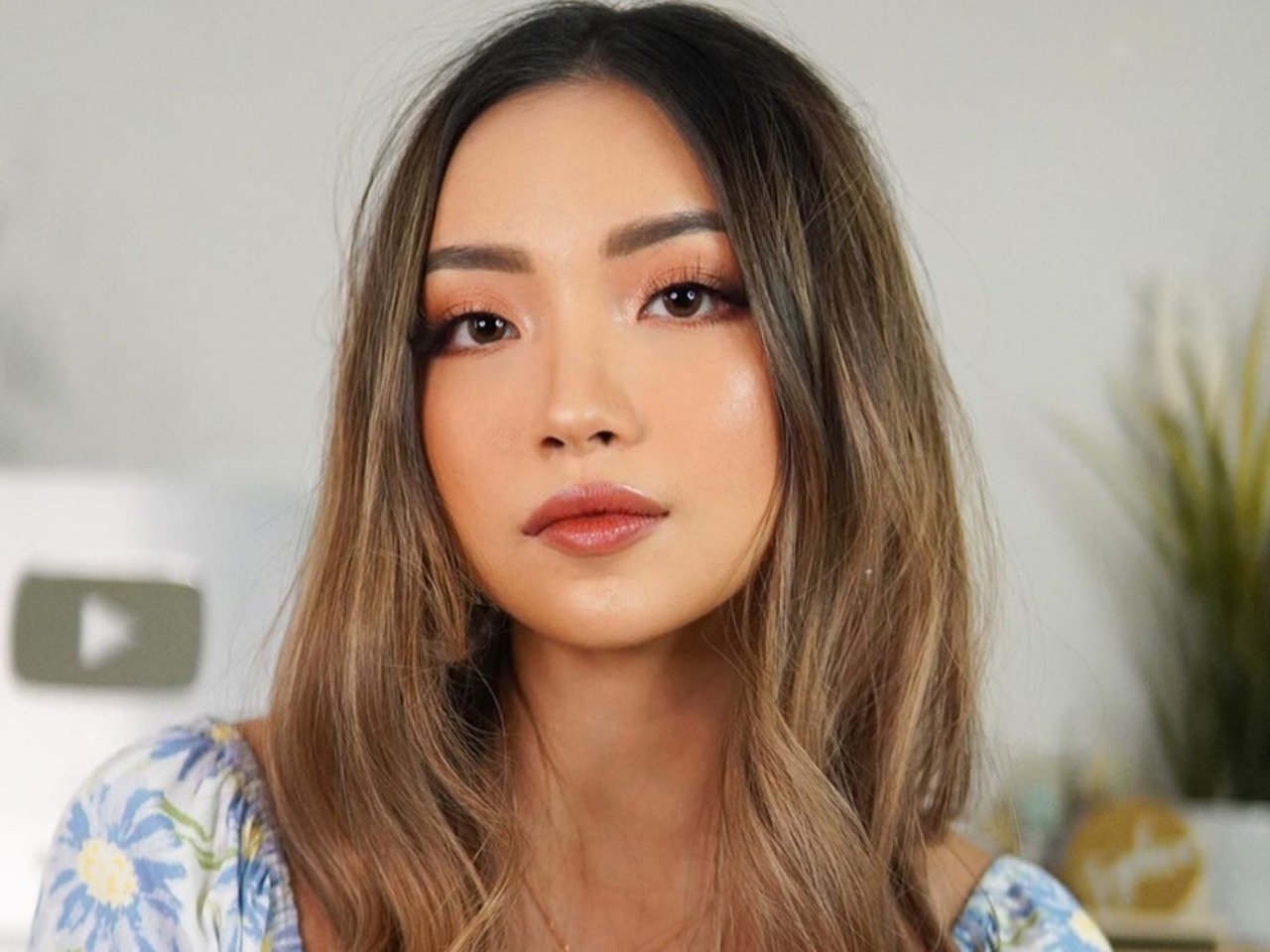 Memiliki Wajah Oriental yang Khas, Ini Deretan Makeup Look Ala Beauty ...