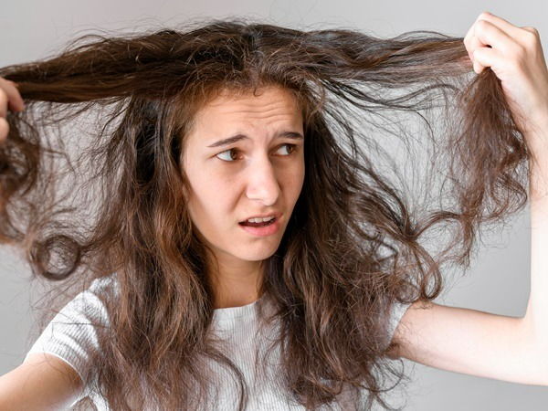 Selain Pertambahan Usia, Ternyata 7 Hal Ini Bisa Menjadi Penyebab Hair ...
