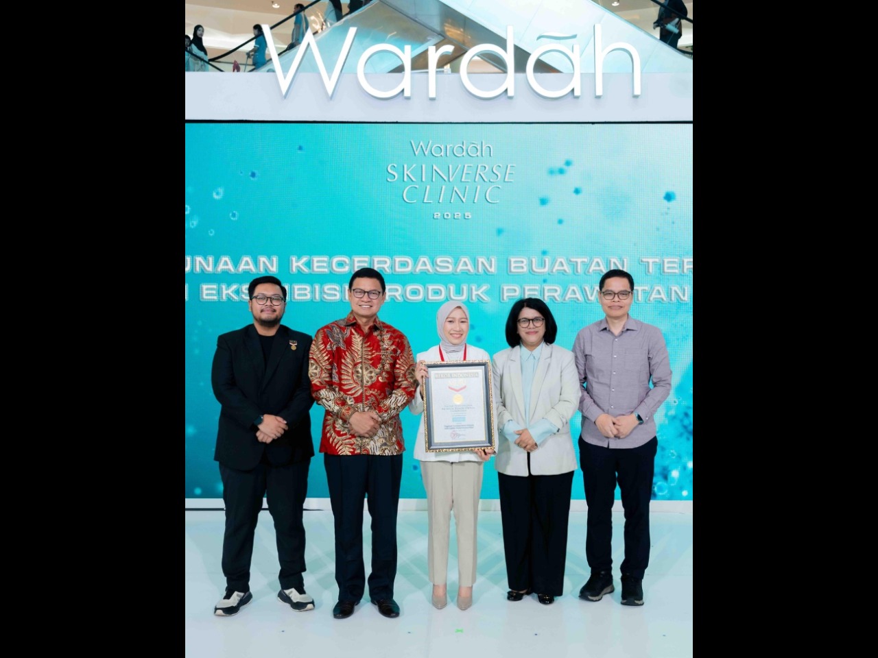 Pakai Teknologi AI Terbanyak, Wardah SKINVERSE CLINIC 2025 Raih Rekor MURI - Beauty Journal