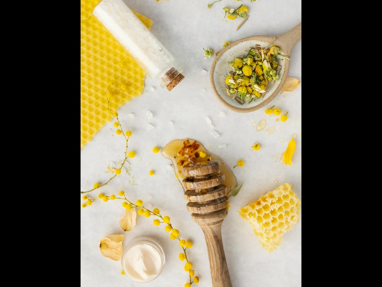 Rayakan International World Bee Day, Ini Rekomendasi Skincare dengan ...