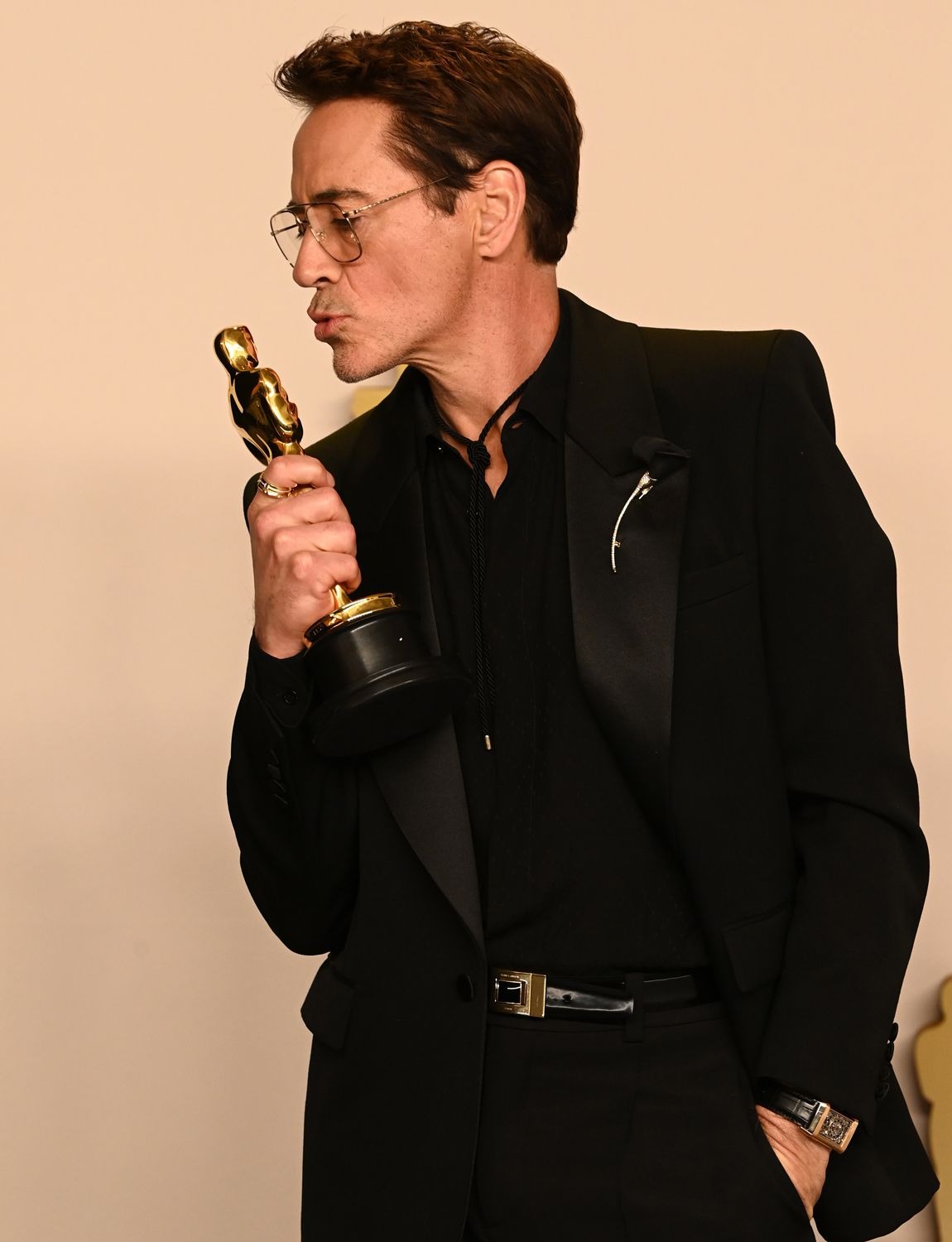 Robert Downey Jr. Raih Piala Academy Awards Pertamanya, Berikut Deretan ...