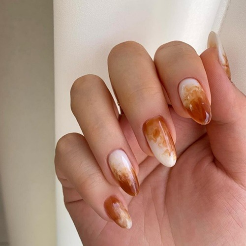 Viral di TikTok, Ini Tips Membuat Tren Latte Nails dan Inspirasi ...