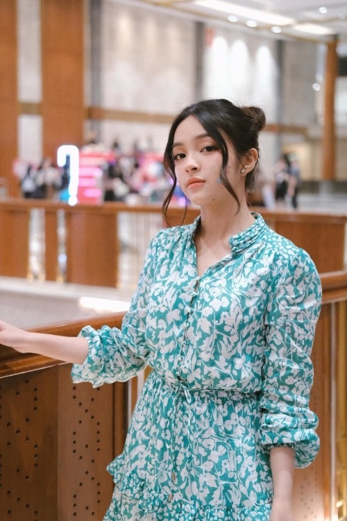 10 Inspirasi Korean Makeup Look ala Eca Aura yang Menarik Ditiru ...