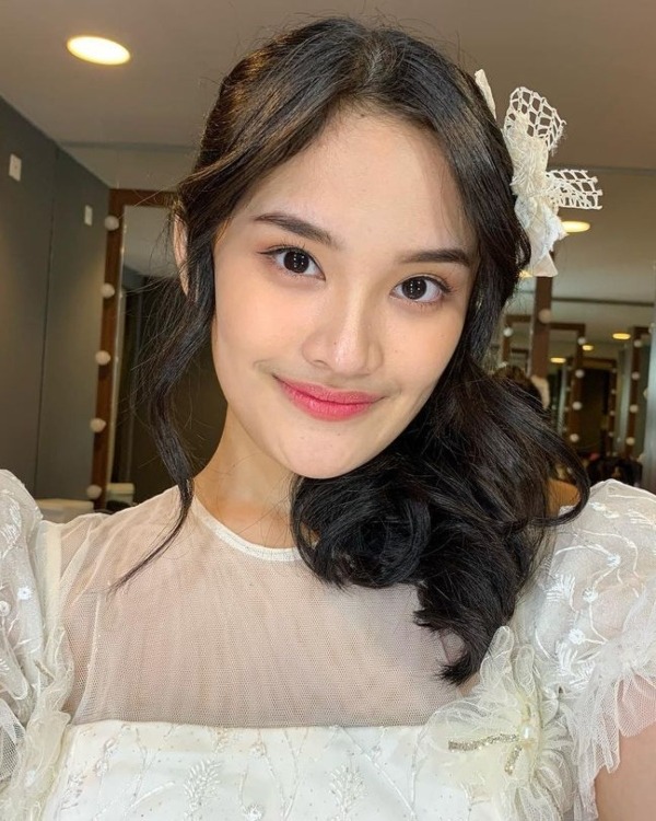 Pesona Ashel JKT48 yang Identik dengan Makeup Natural - Beauty Journal