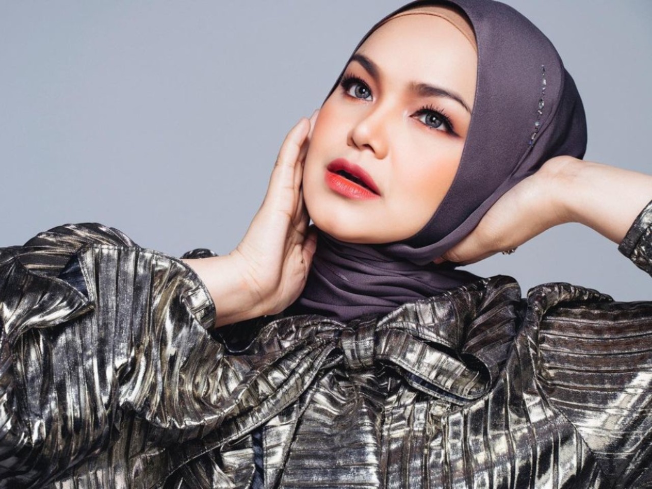 Mengulik Gaya Makeup Siti Nurhaliza, Sang Diva Malaysia yang Kerap Tampil Memukau - Beauty Journal