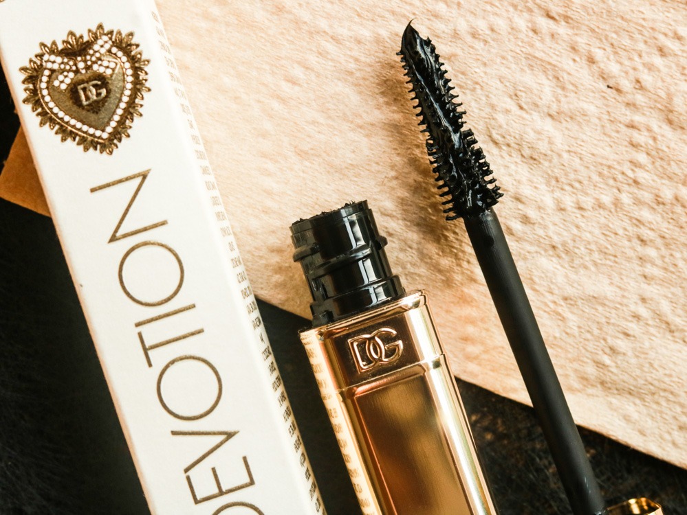 Review: Dolce & Gabbana Beauty Devotion Extreme Volume Mascara ...