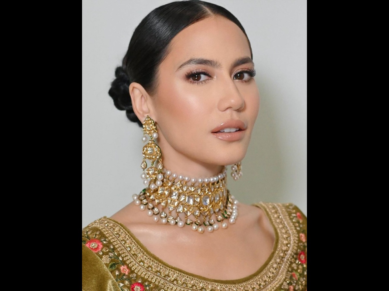 Steal the Look: Bedah Penampilan Makeup hingga Gaun Pernikahan Pevita ...