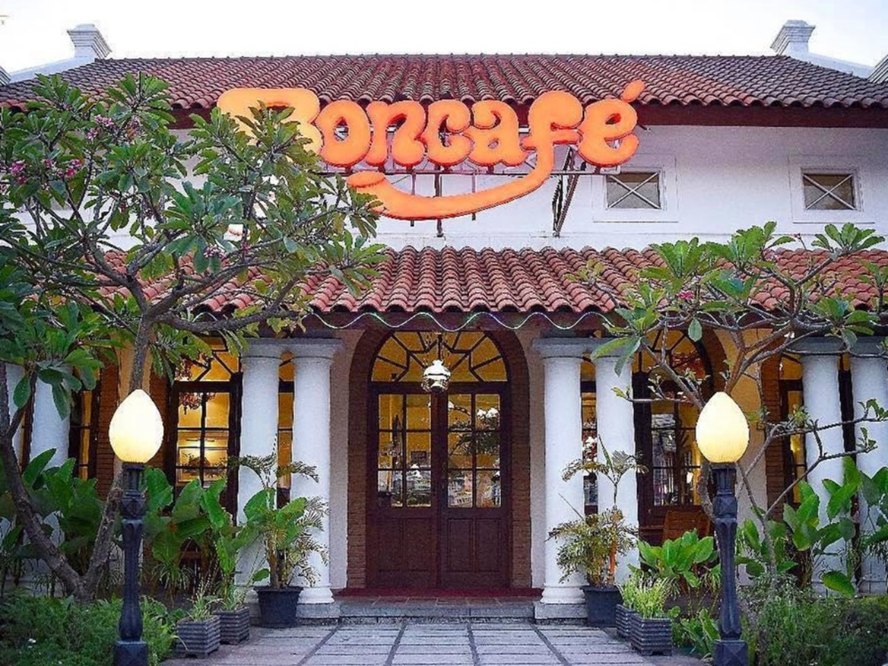 Mulai Dari Klasik Hingga Kekinian, Ini Deretan Restoran di Surabaya ...