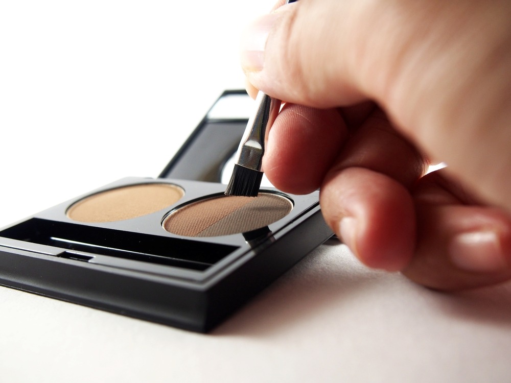 Brow Pencil vs Brow Powder, Mana yang Lebih Pas untuk Menggambar Alismu ...