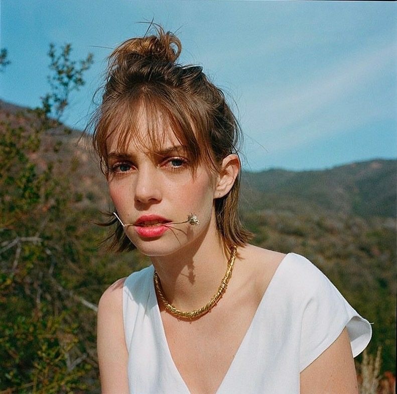 Paras Cantik Maya Hawke, Pemeran Robin di 'Stanger Things' yang Curi ...