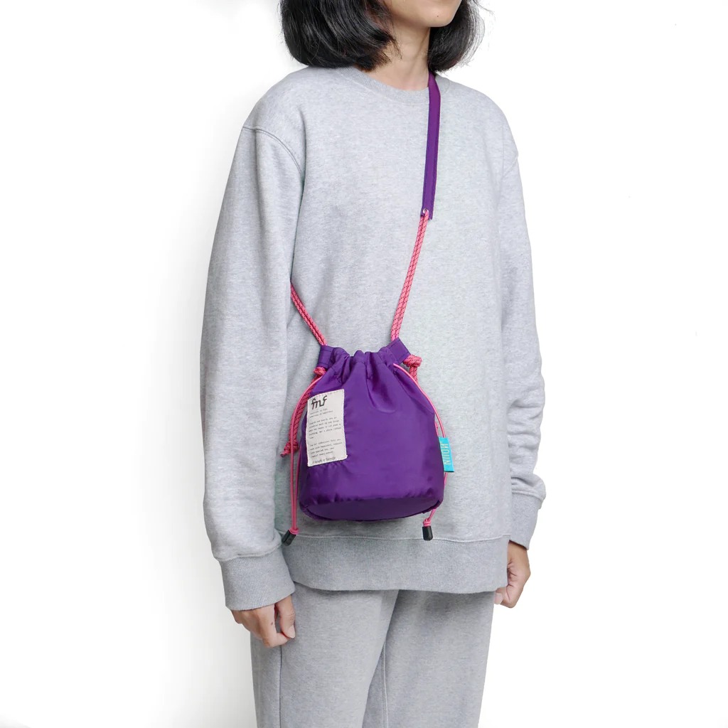 15 Rekomendasi Sling Bag dengan Desain Minimalis, Cocok untuk Jalan ...
