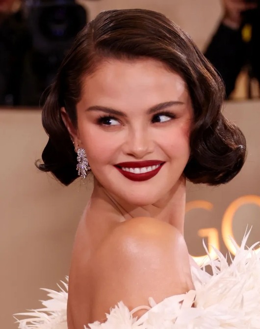 Potongan Rambut hingga Gaya Makeup Seleb di Golden Globe Awards 2026 ...