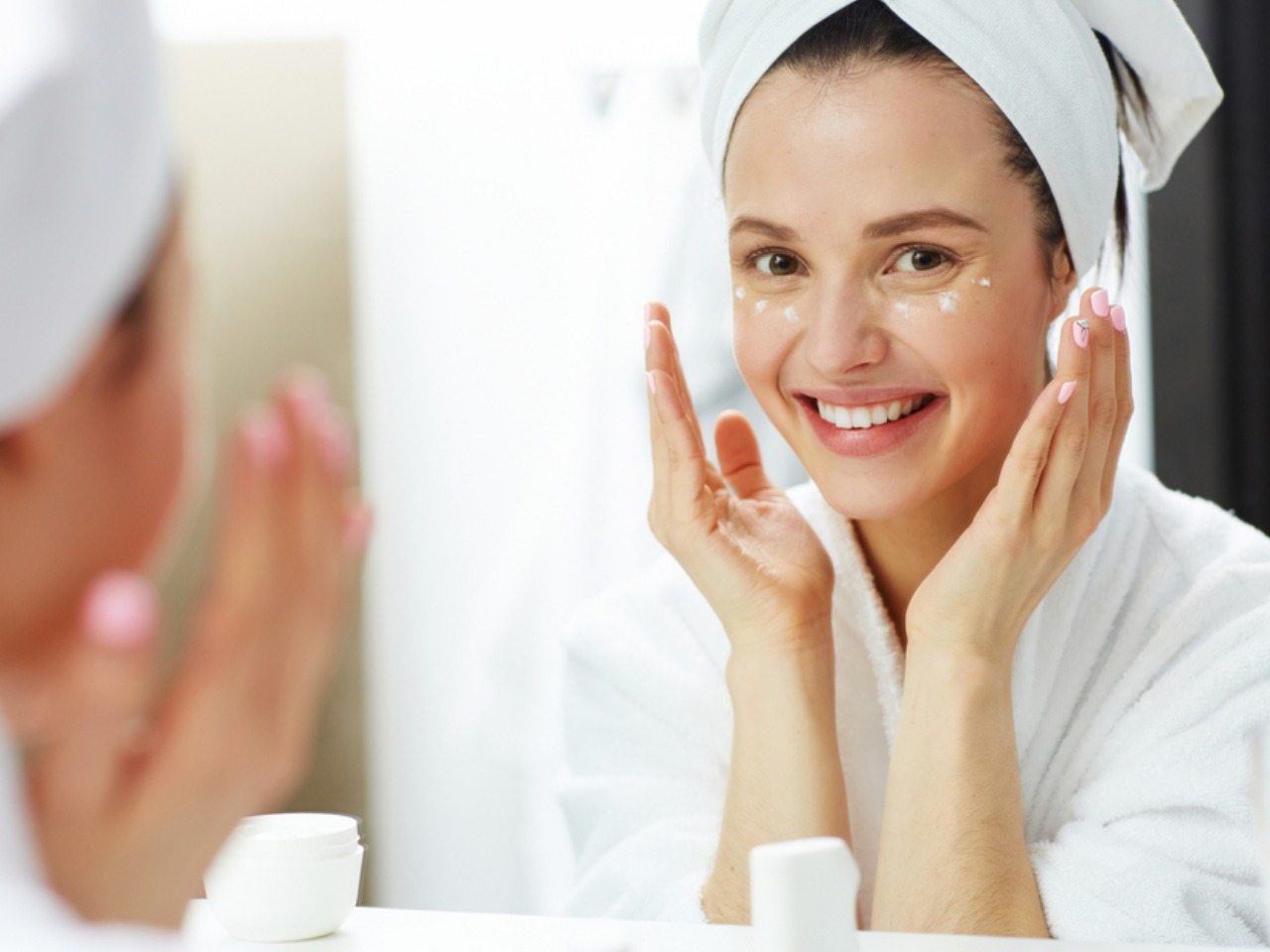 Samarkan Garis Halus hingga Mata Panda, Berikut Deretan Produk Eye ...