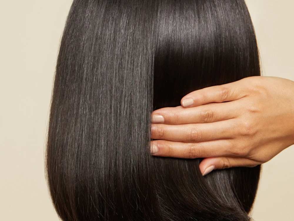 Tips Dapatkan Tampilan Glass Hair di Rumah agar Rambut Mengkilap dan ...