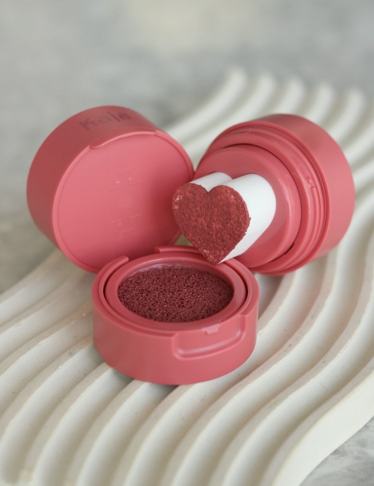 Review: Kaja Cheeky Stamp, Blush On Cute untuk Ciptakan Korean Makeup ...