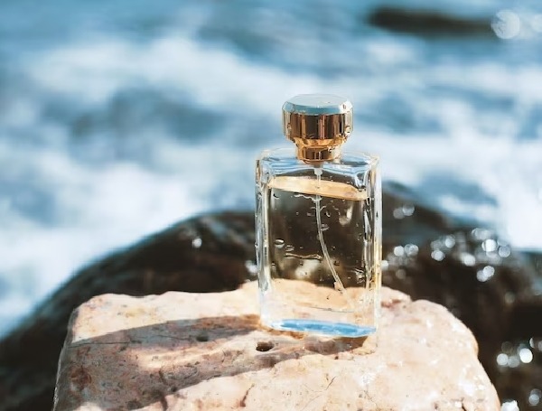 Fragrance 101: Panduan Memilih Aroma Parfum Sesuai Cuaca - Beauty Journal