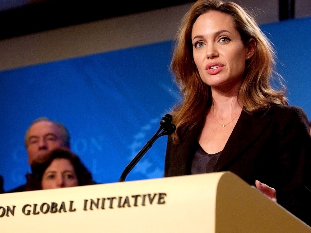 Angelina Jolie hingga Anne Hathaway, Ini Deretan Seleb Hollywood yang ...