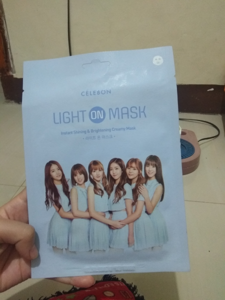Celebon Light On Mask - Review SOCO by Sociolla