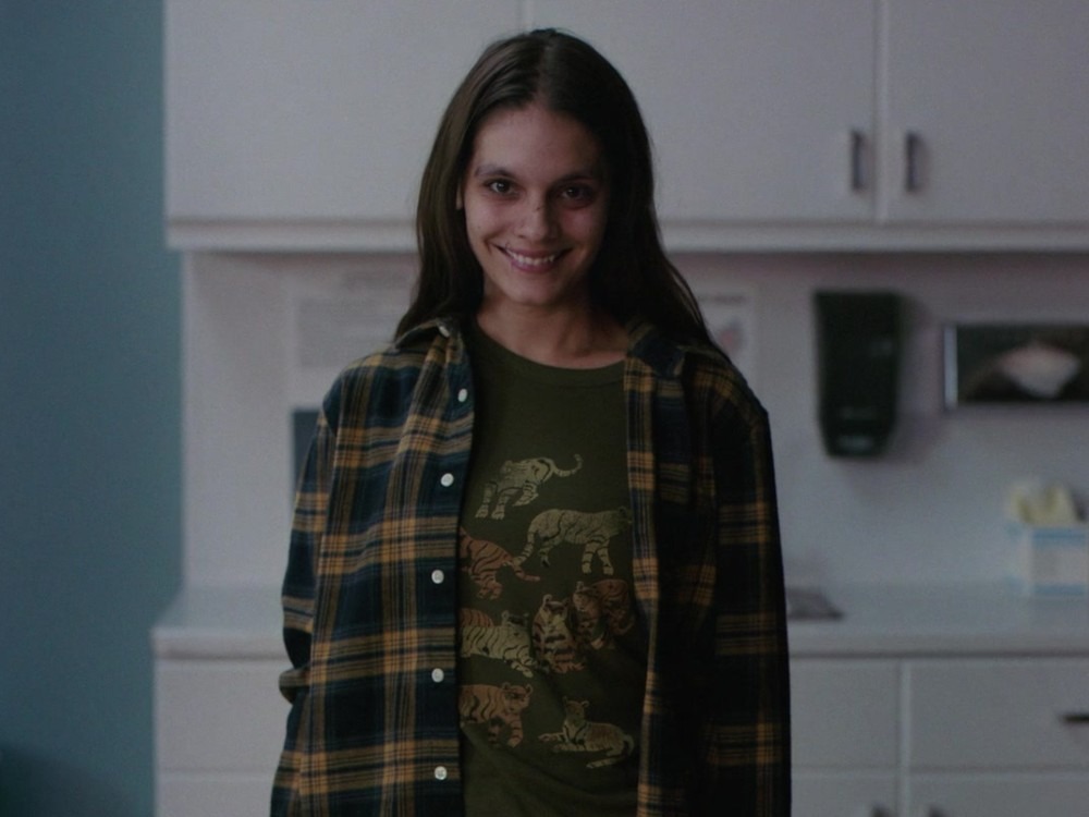 Review: Smile 2, Teror Senyuman Mematikan Itu Kembali Datang! - Beauty ...