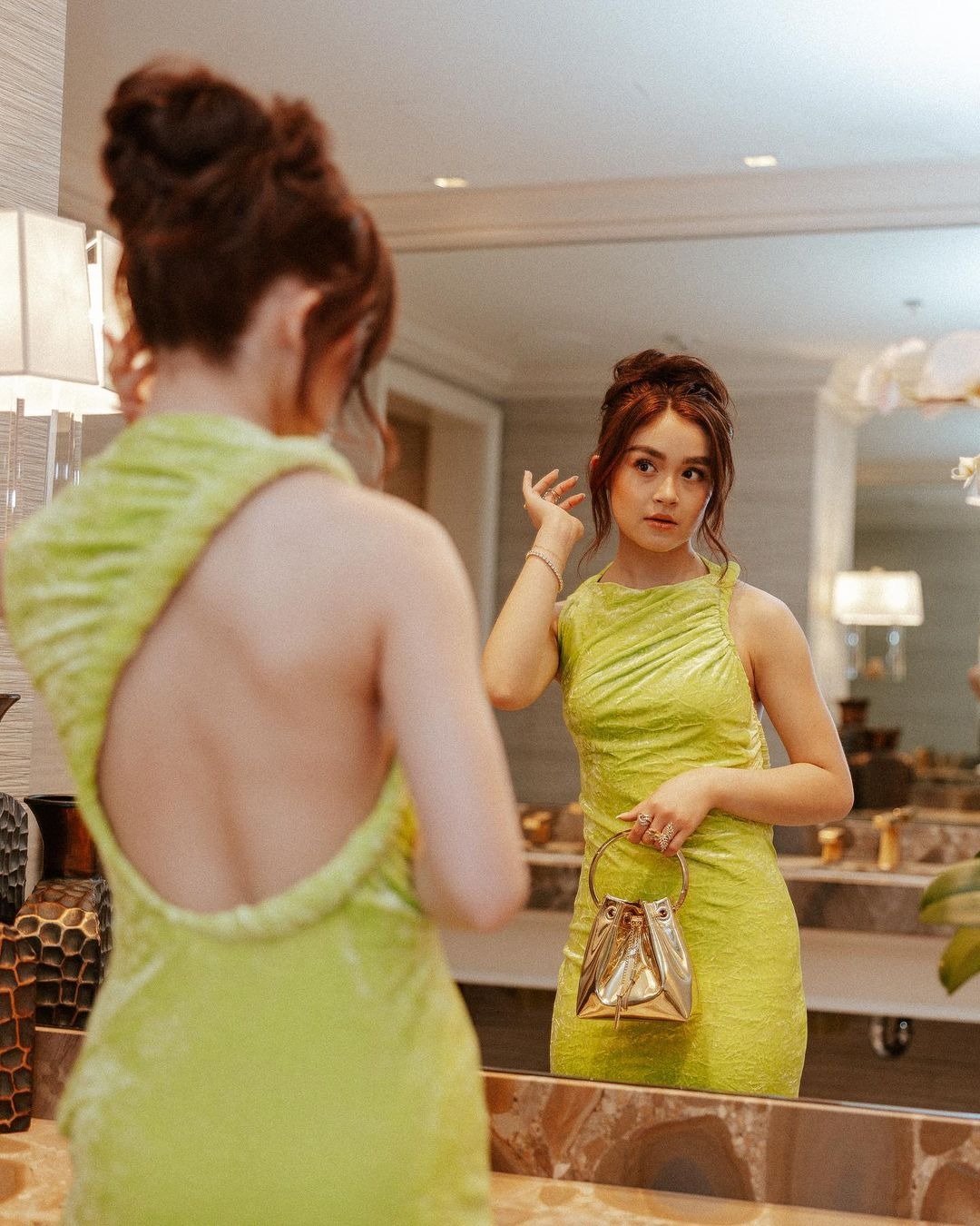 Bintang Serial 'XO, Kitty', Berikut 15 Inspirasi Fashion khas Remaja Gen Z ala Anna Cathcart ...