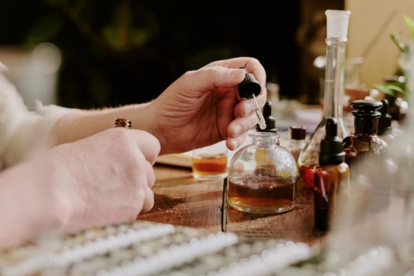 Aroma Manis hingga Menenangkan, ini Tren Parfum yang Diprediksi Populer ...