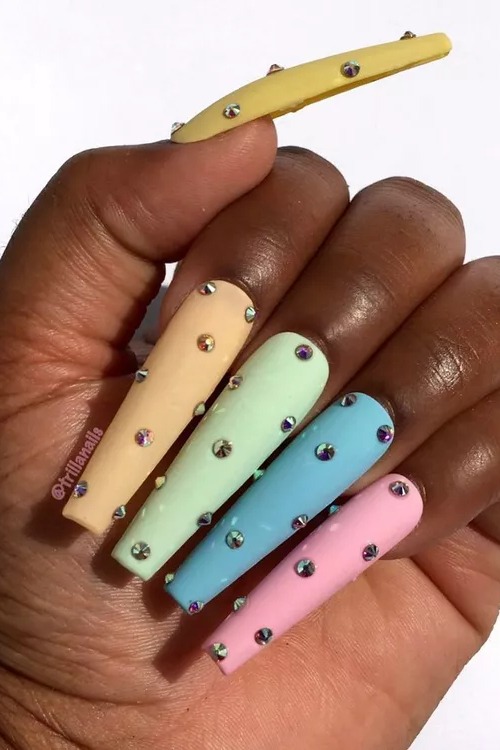 10 Inspirasi Coffin Nails yang Bikin Penampilan Jadi lebih Stand Out ...