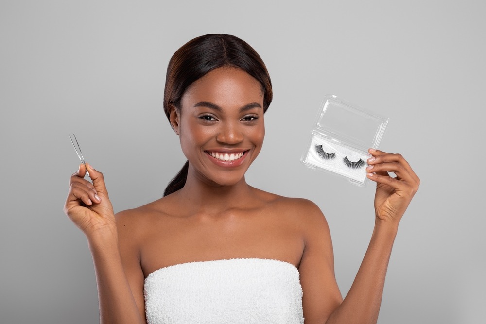 Supaya Aman, Ini Tips Memakai Eyeliner dan Eyelashes Magnetik Menurut Pakar! - Beauty Journal