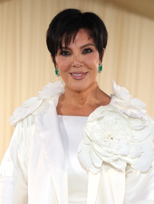 Pamerkan Perubahan Drastis, Begini Transformasi Kris Jenner dari Tahun ...