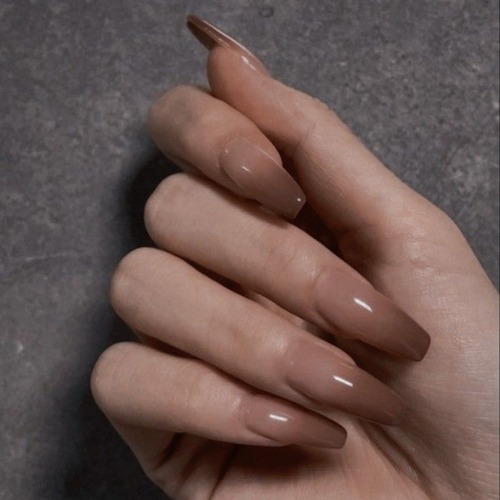 Pantone Color of The Year 2025, Ini 10 Inspirasi Nail Art Mocha Mousse ...
