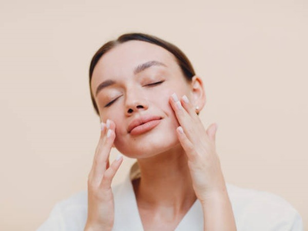 Pendapat Dermatolog Tentang Oil Gritting Hacks yang Disebut Bisa ...