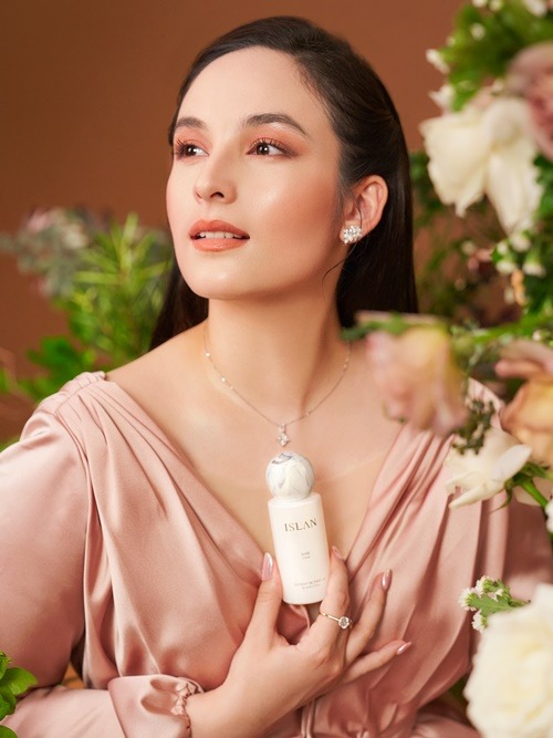 Chelsea Islan Berbagi Cerita Tentang ISLAN Fragrance di Acara Meet ...