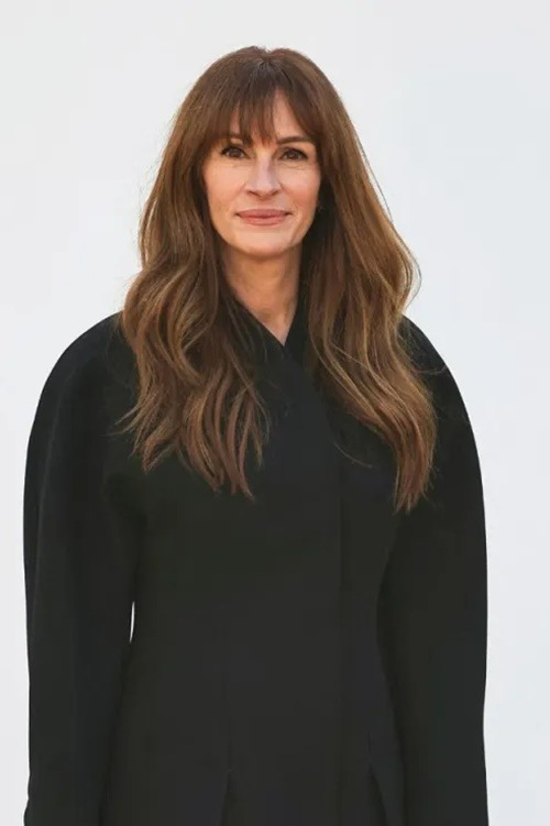 Inspirasi Rambut Seleb dengan Bardot Bangs, Tren Poni Bergaya Retro ...