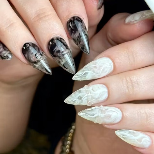 10 Inspirasi Smoke Nail Art untuk Halloween yang Lebih Magical ...