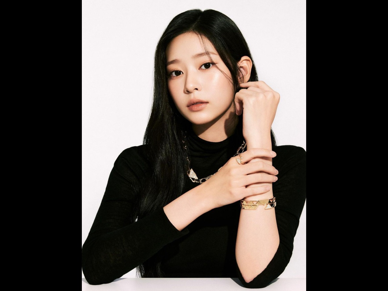 Fakta Menarik Kim Min-ju, Mantan Member IZ*ONE yang Jadi Lawan Main Seo ...