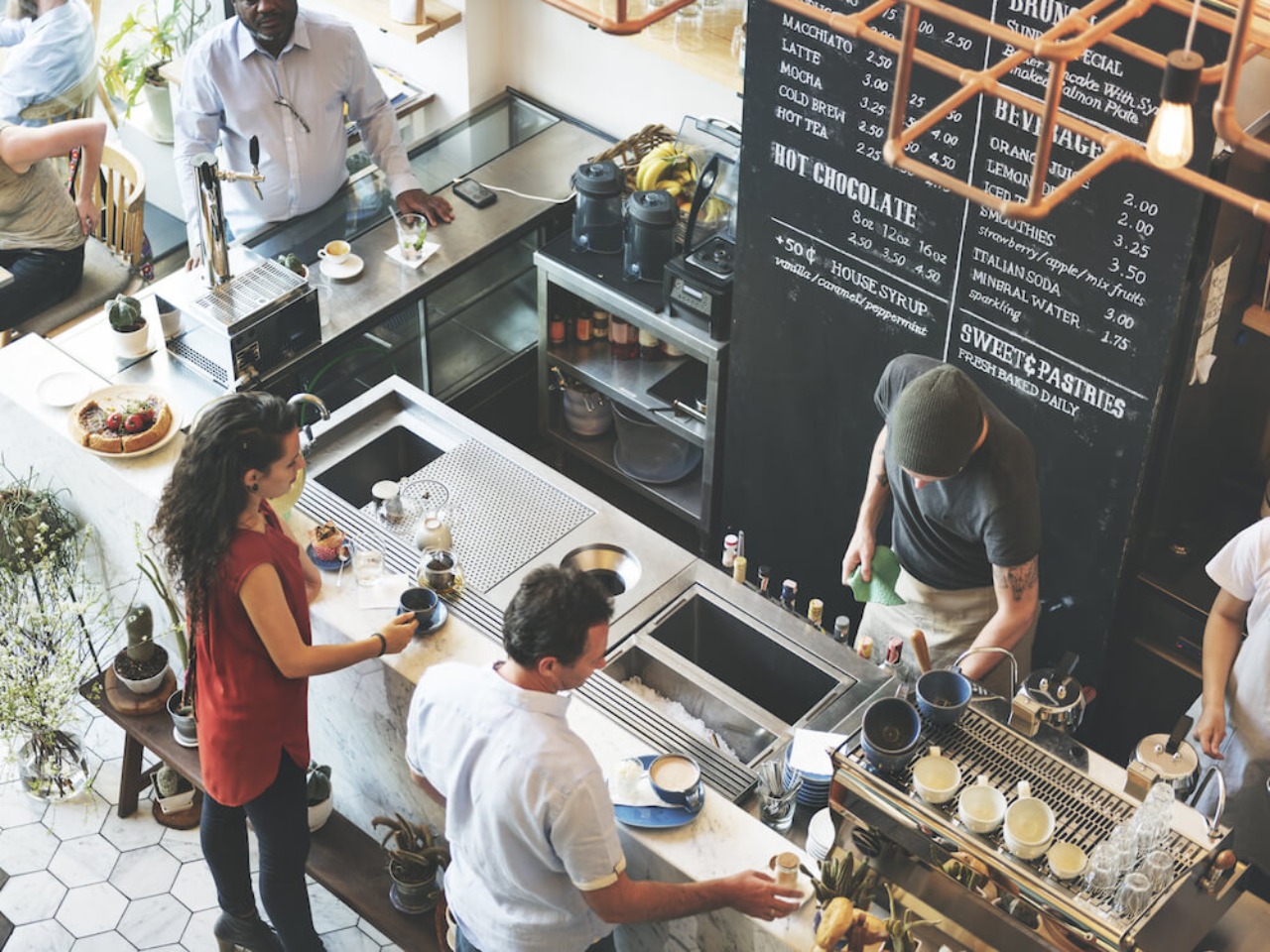 Cafe Hopping, Tren Berpindah-pindah Kafe yang Kini Makin Menjamur ...